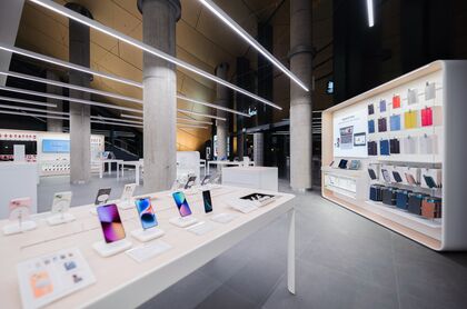 New iSTYLE store with a shop-fron within the Zaha Hadid's iconic facade ...